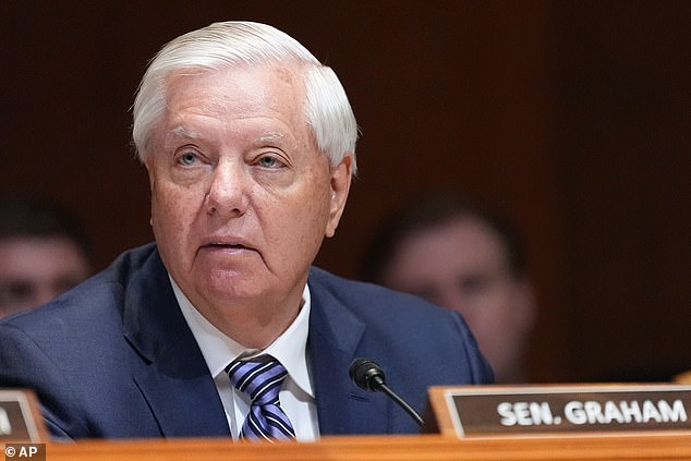 Ted Cruz and Lindsey Graham lead Republicans blast Trump for ...
