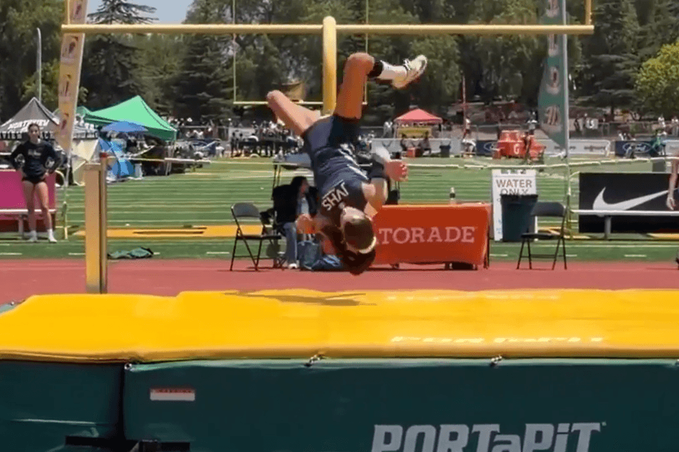 'It's a farce!' Trans athlete destroys competition at US school ...