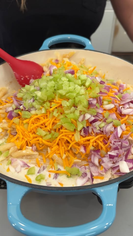 Easy one pot tuna melt pasta for busy days
