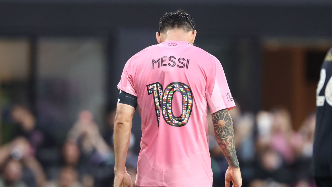 Argentina coach Scaloni dealing with more than Messi issue