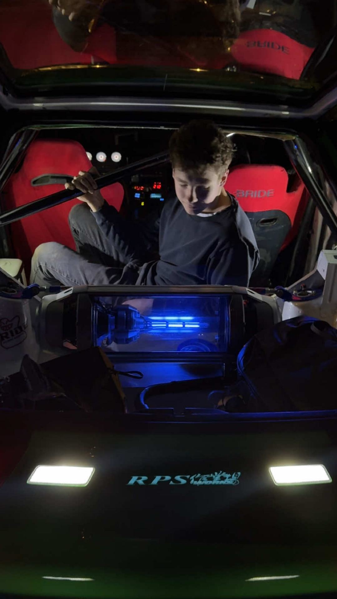 The funniest reaction to an extreme custom car setup
