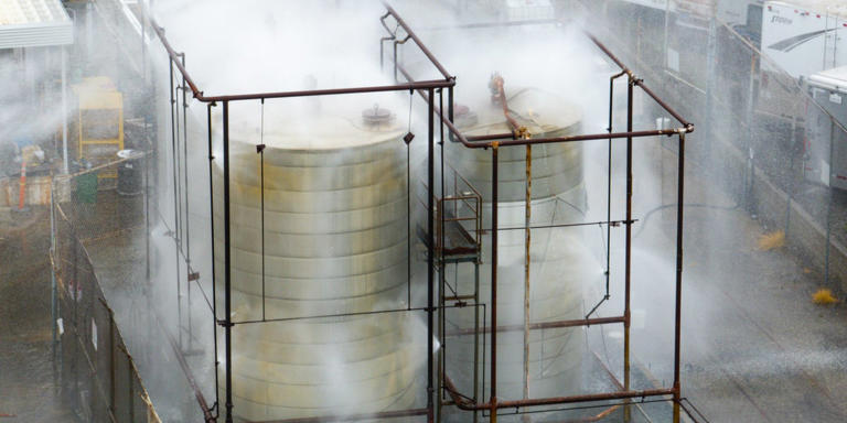 Crack in California chemical tank could lessen explosion risk