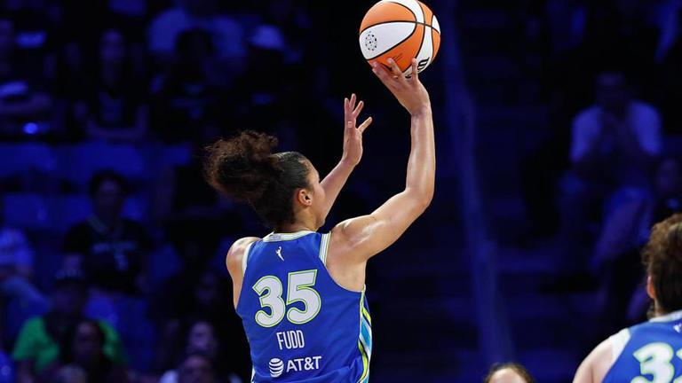 Breanna Stewart Says What Everyone’s Thinking About Azzi Fudd After ...