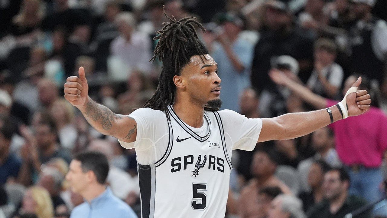 Victor Wembanyama scores 33 as Spurs dominate Thunder in Game 4 to even ...