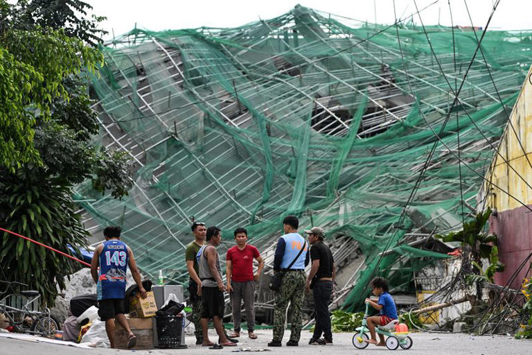 Death toll rises to three with 17 still missing after Philippine ...