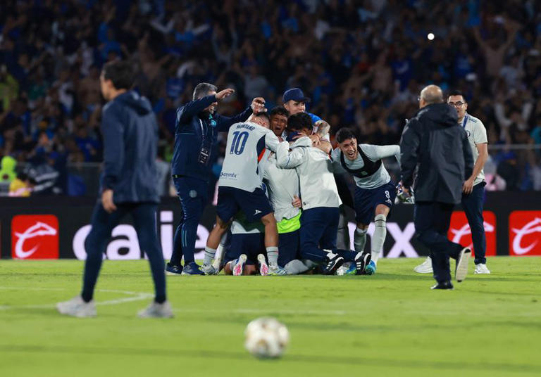 Soccer-Cruz Azul beat Pumas to win Liga MX Clausura title