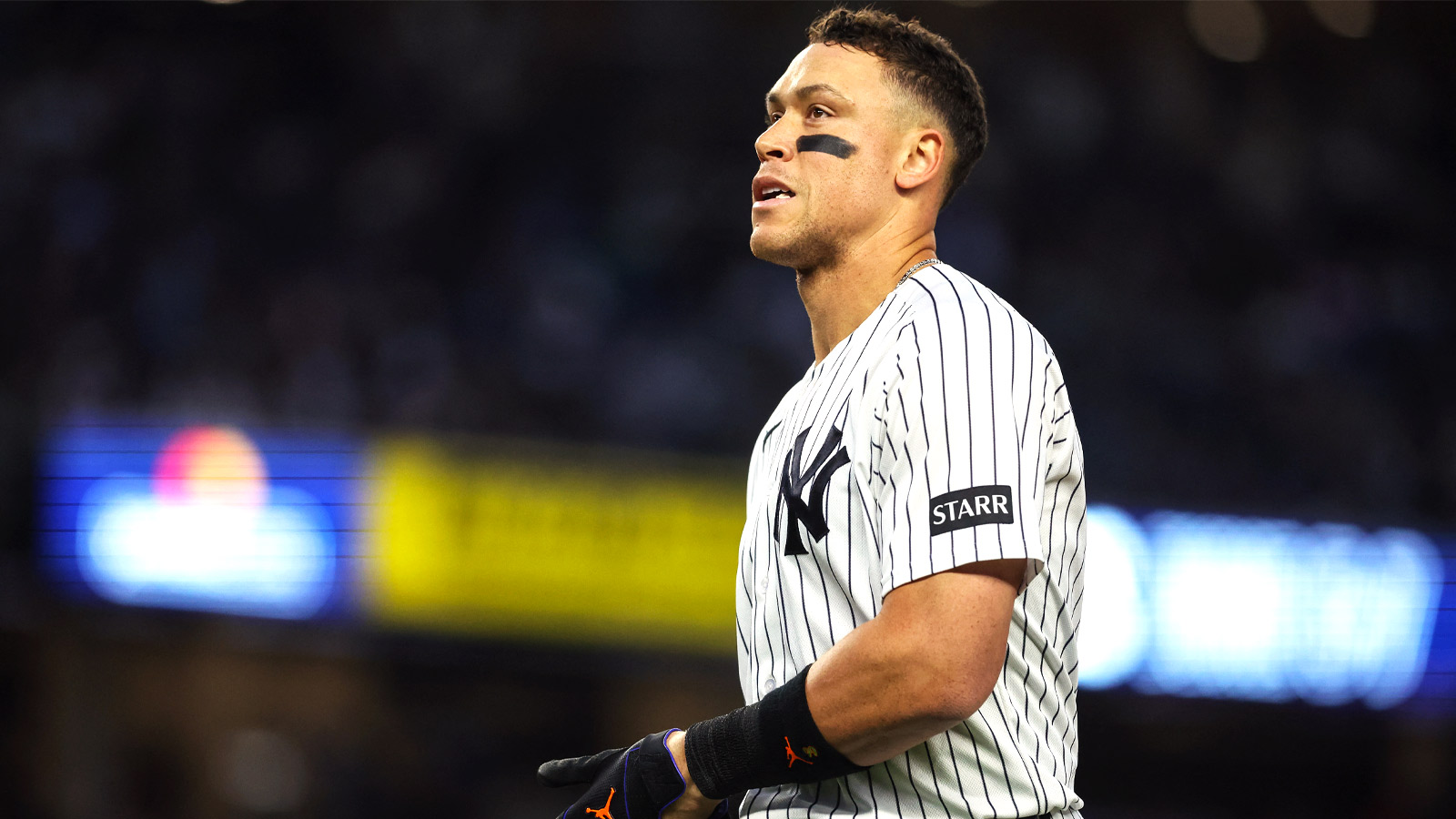 Aaron Judge sends message to Yankees fans for staying through rain to ...
