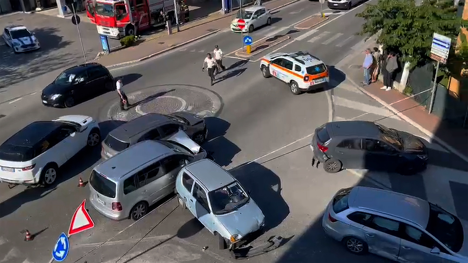 Incidente tra 5 auto a Pesaro, il racconto di Mattia: "Mi sono piombati ...