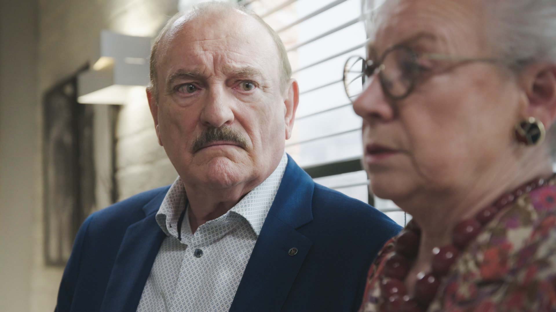 Familie: Louise maakt zich zorgen