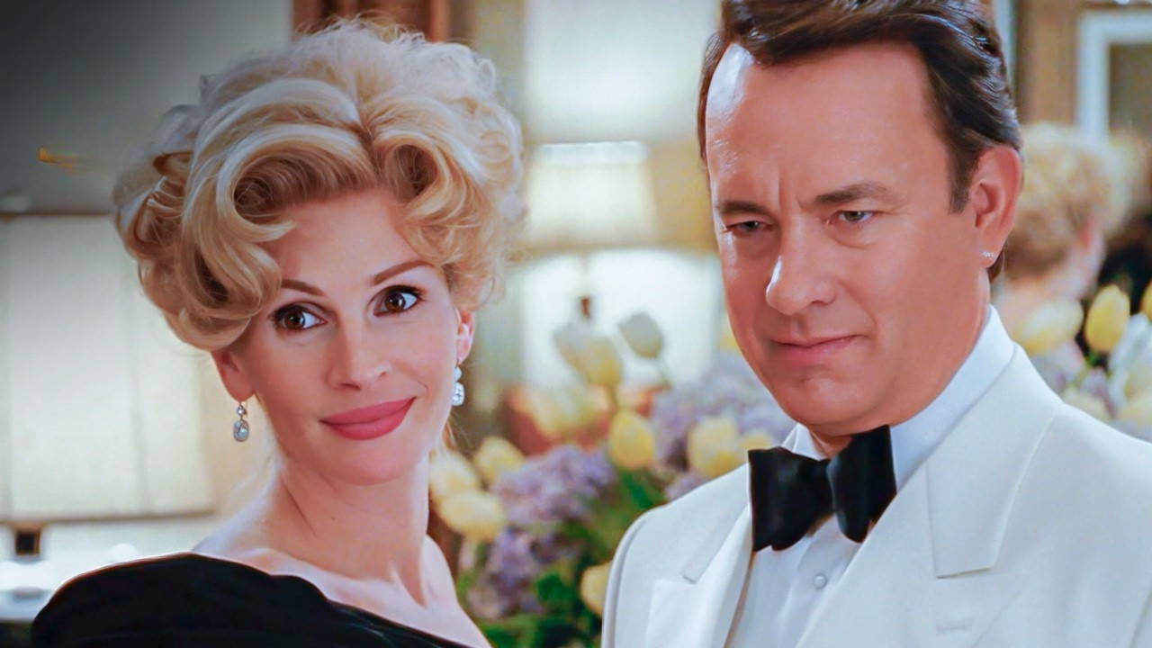 Julia Roberts hosts a high society soiree: Charlie Wilson's War