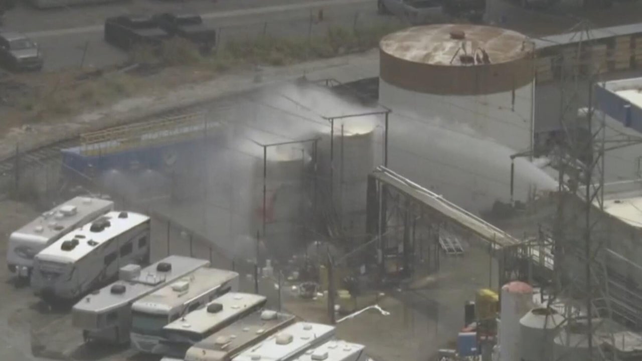 Crack in California chemical tank a positive sign, but explosion fears ...