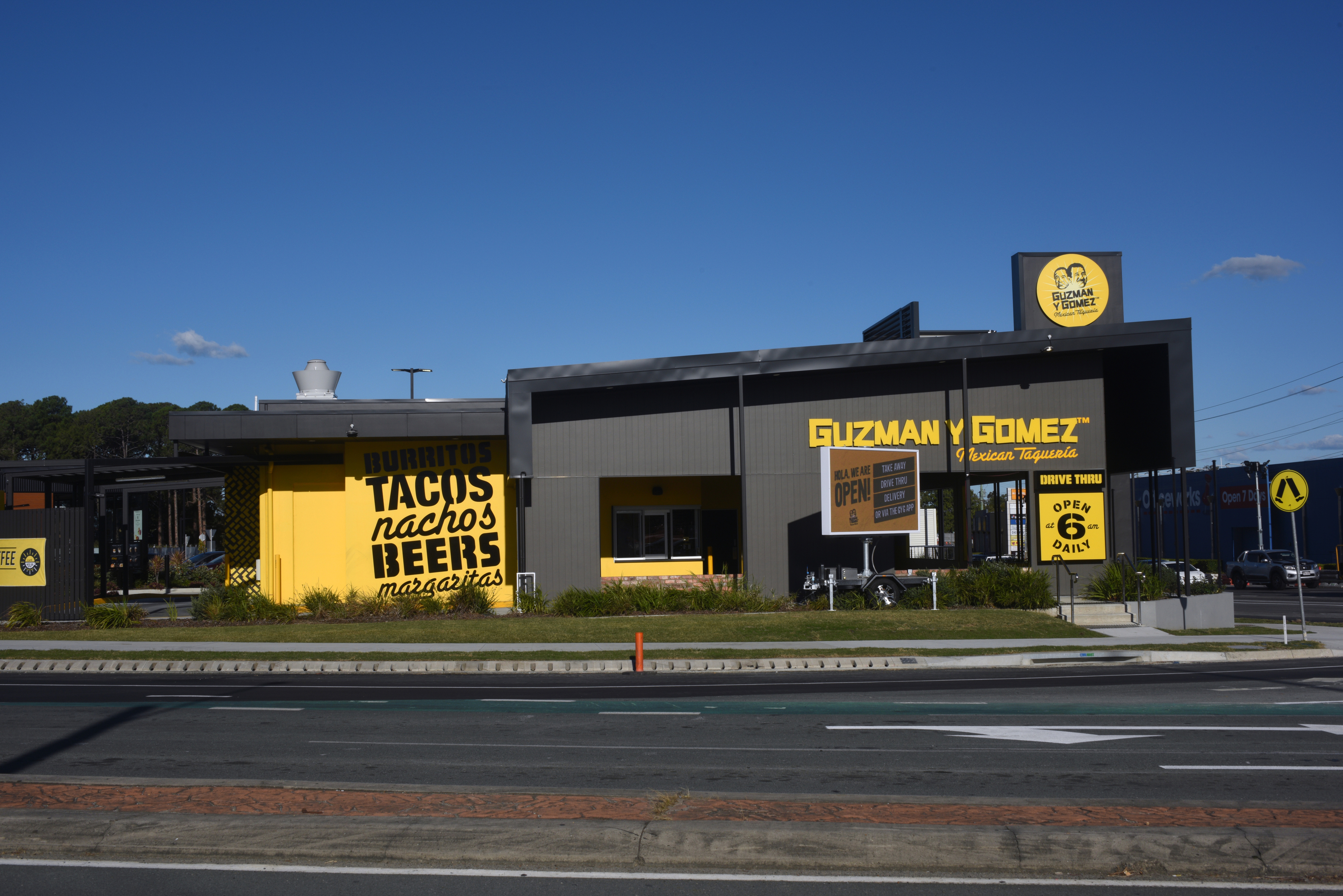 Aussie fast-food chain facing legal action after shutting down US ...