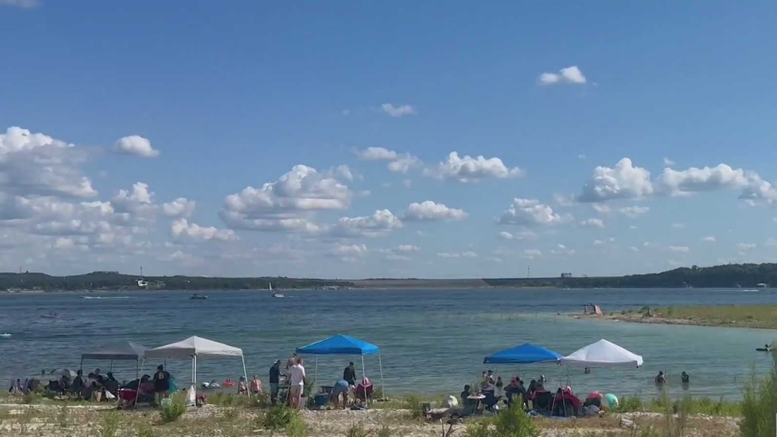 Memorial Day weekend crowds flock to Lake Travis as lake levels ...