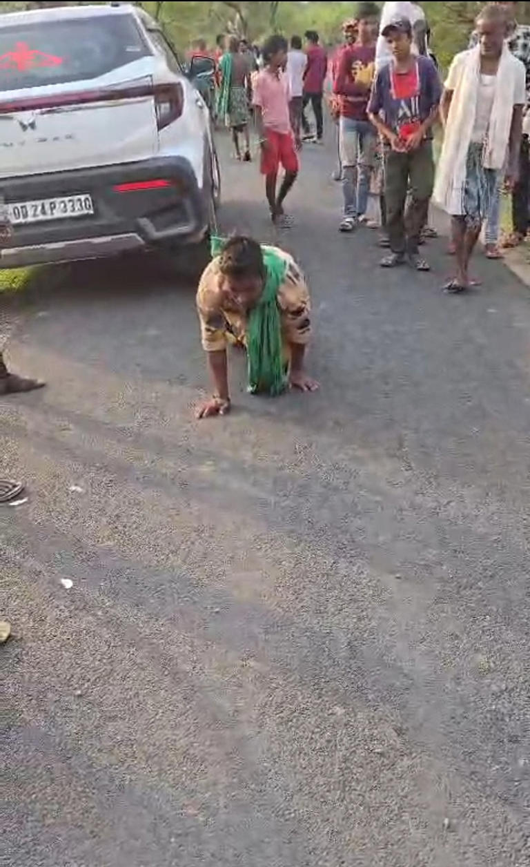 Farmers forced to kneel, crawl over cow smuggling suspicion in Odisha's ...