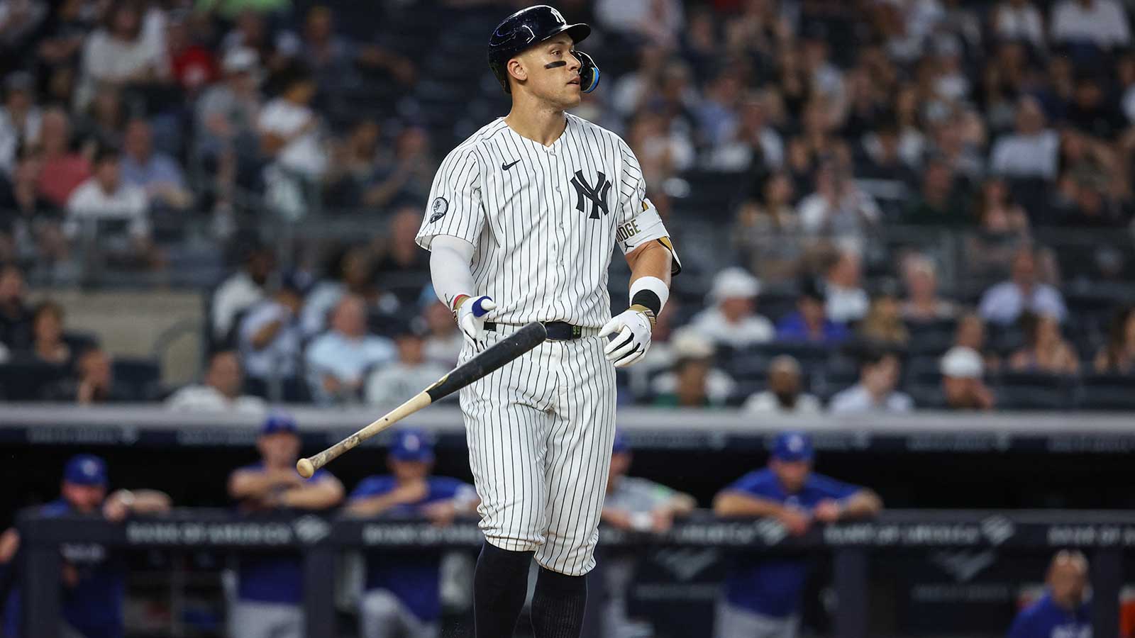 Yankees’ Aaron Judge stuns Rays with walk-off moonshot