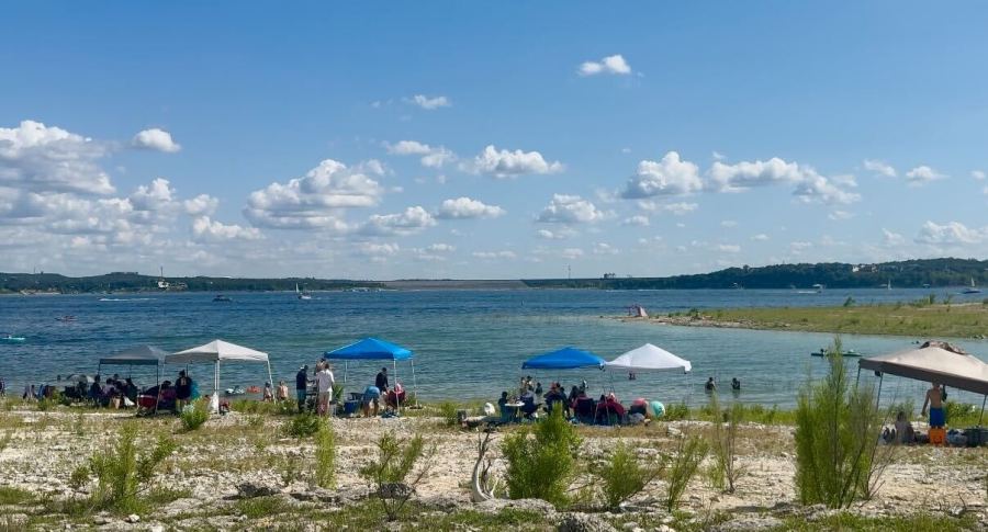 Memorial Day weekend crowds flock to Lake Travis as lake levels ...
