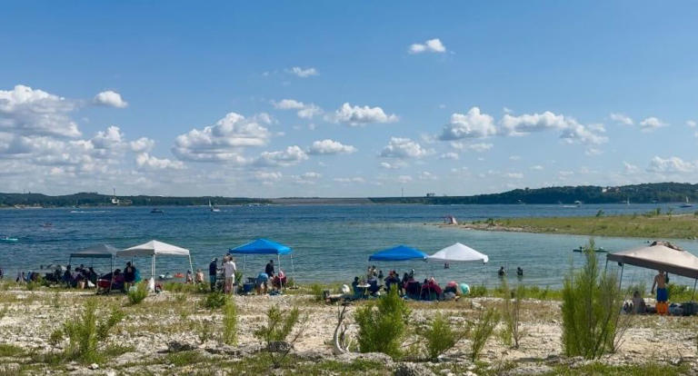 Memorial Day weekend crowds flock to Lake Travis as lake levels ...