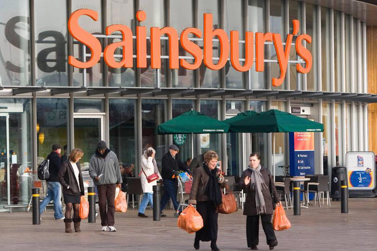 Spring bank holiday supermarket opening hours at Tesco, Co-op, Asda ...