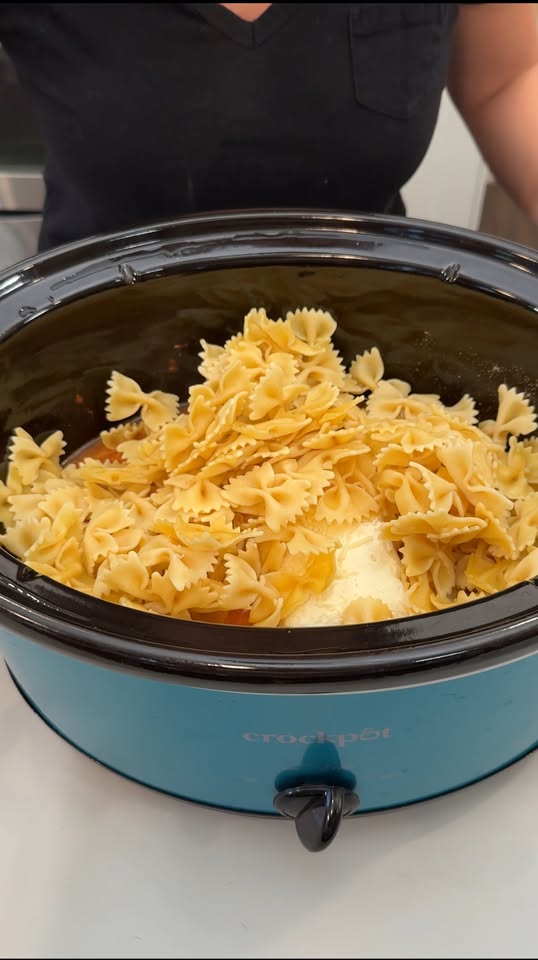 Fantastic chipotle chicken pasta in the crockpot