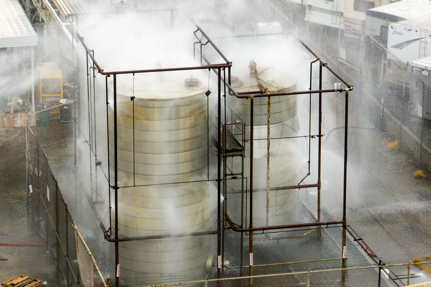 Potential crack on California toxic chemical tank may ease pressure as ...