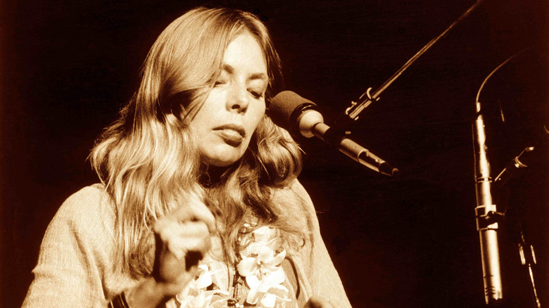 5 flop folk rock songs that have earned respect from younger generations