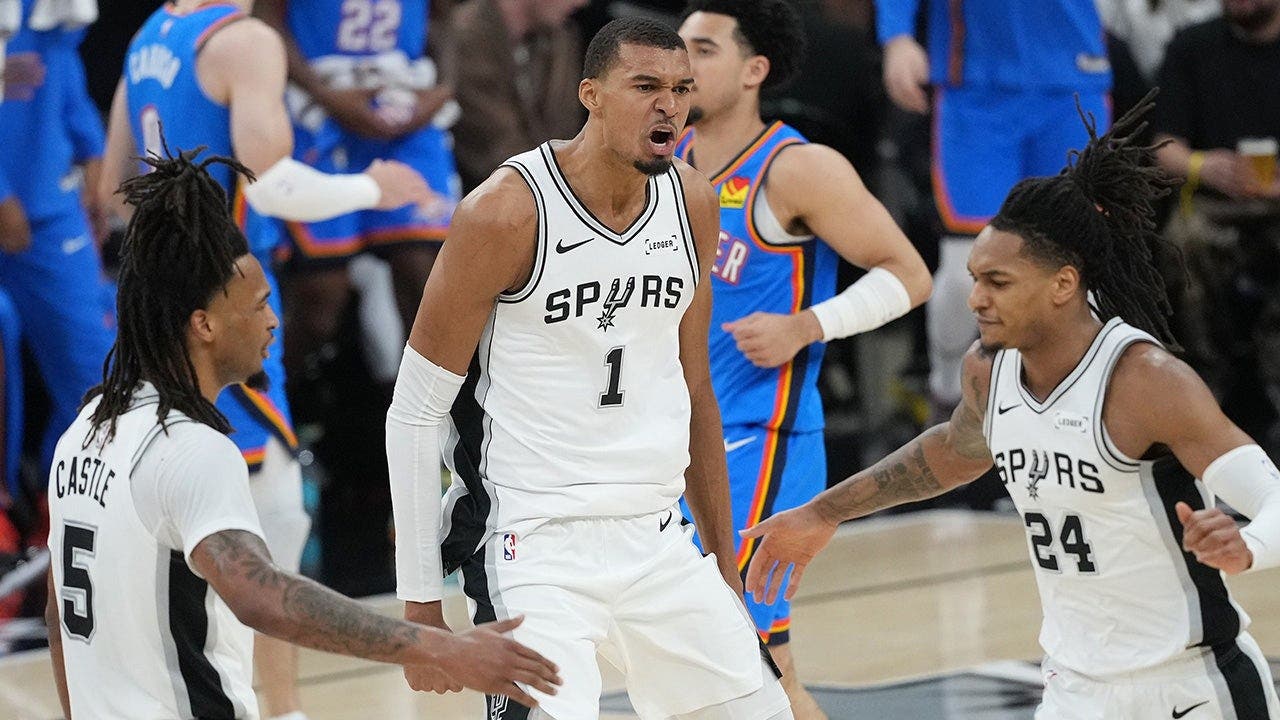 Victor Wembanyama scores 33 as Spurs dominate Thunder in Game 4 to even ...