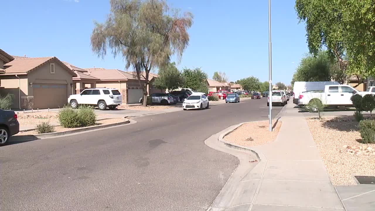 Man seriously hurt after shooting at west Phoenix house party Friday night