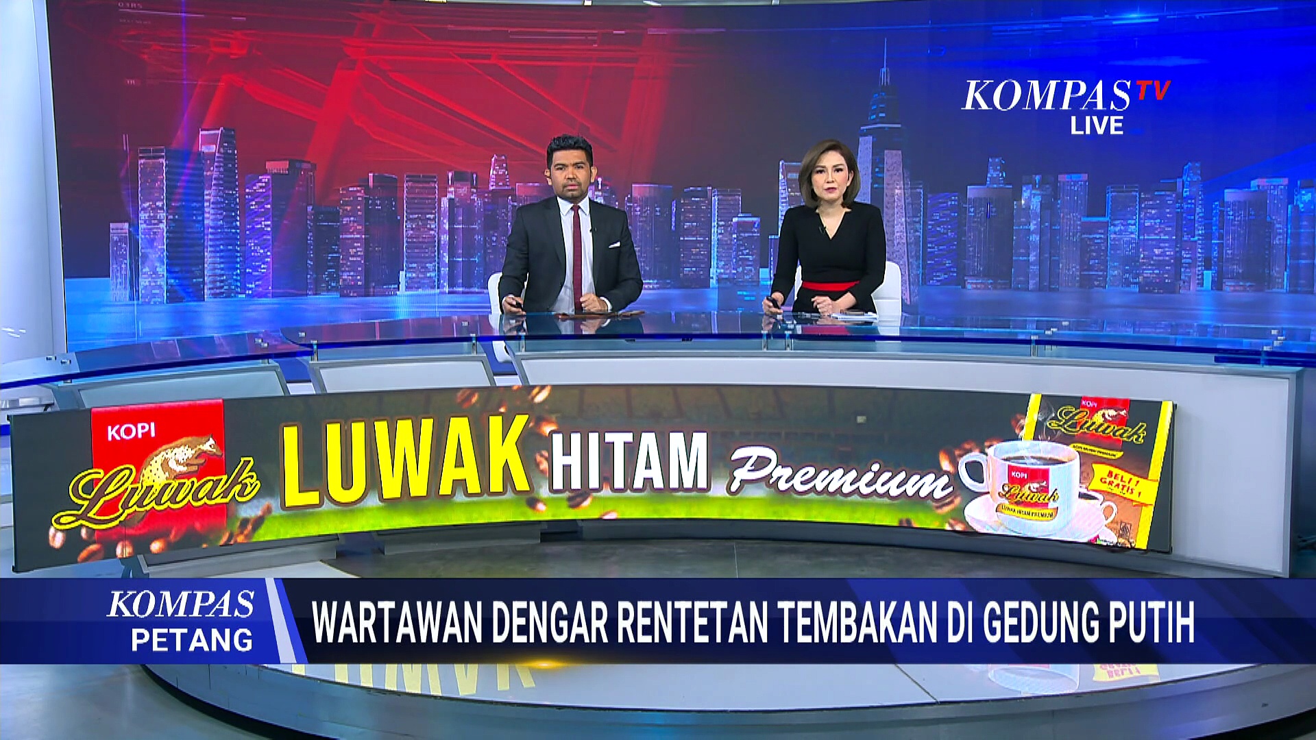 Detik-detik reporter ABC News berlindung saat dengar tembakan di dekat ...