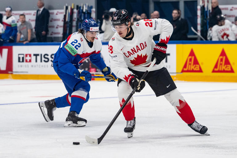 Canada scores 4 in the final period to beat Slovakia 5-1 at ice hockey ...