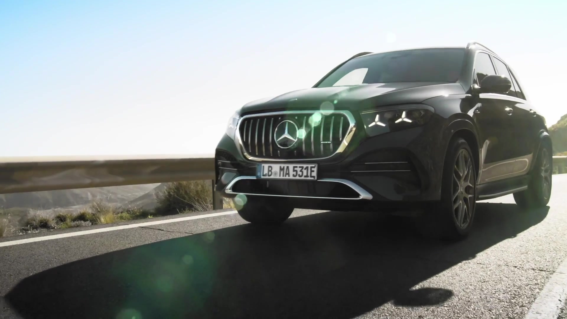 Mercedes-AMG GLE 53 HYBRID 4MATIC+ driving video