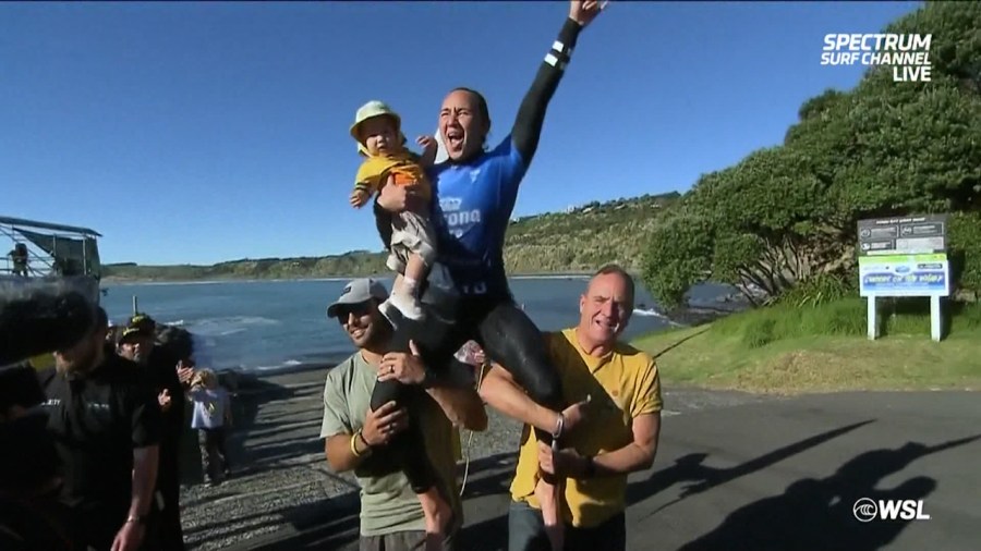 Carissa Moore celebrates with daughter, claims WSL win in New Zealand
