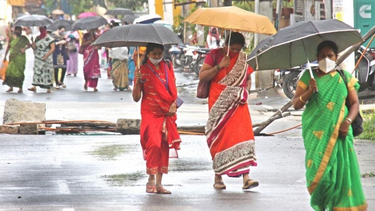 Karnataka rain alert: Heavy showers and thunderstorms forecast across ...