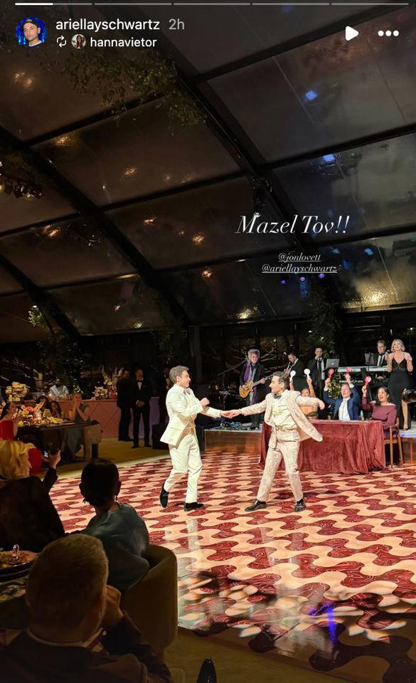 Pod Save America host Jon Lovett marries Ari Schwartz