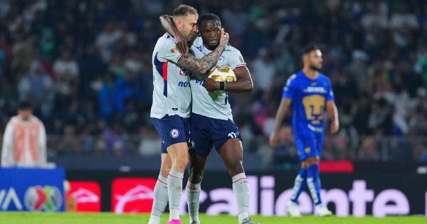 ¡Pita la máquina! Autogol de Rubén Duarte tras una gran jugada de Cruz Azul