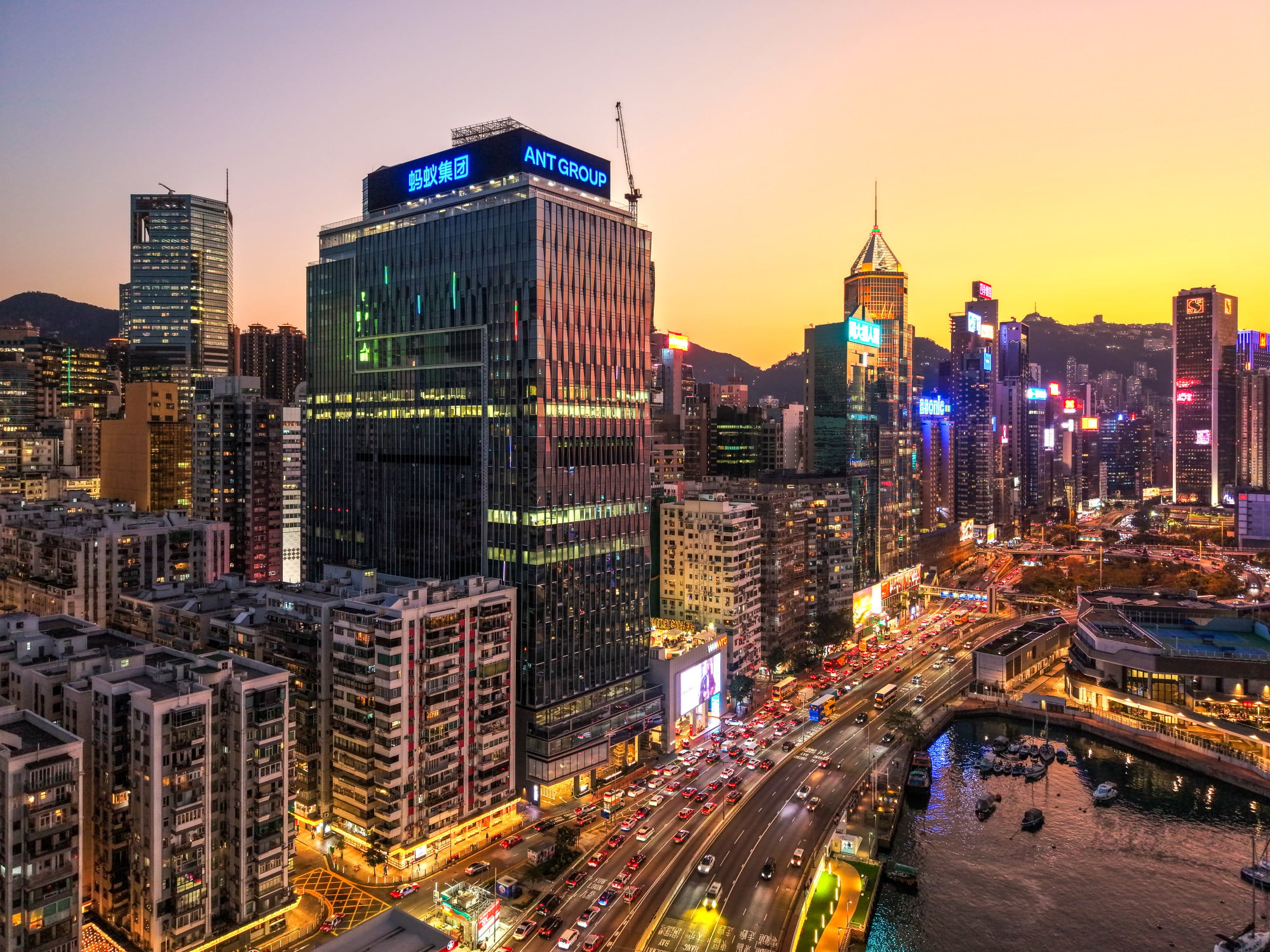 Rich environments: Hong Kong banks pour money into wealth centres in ...