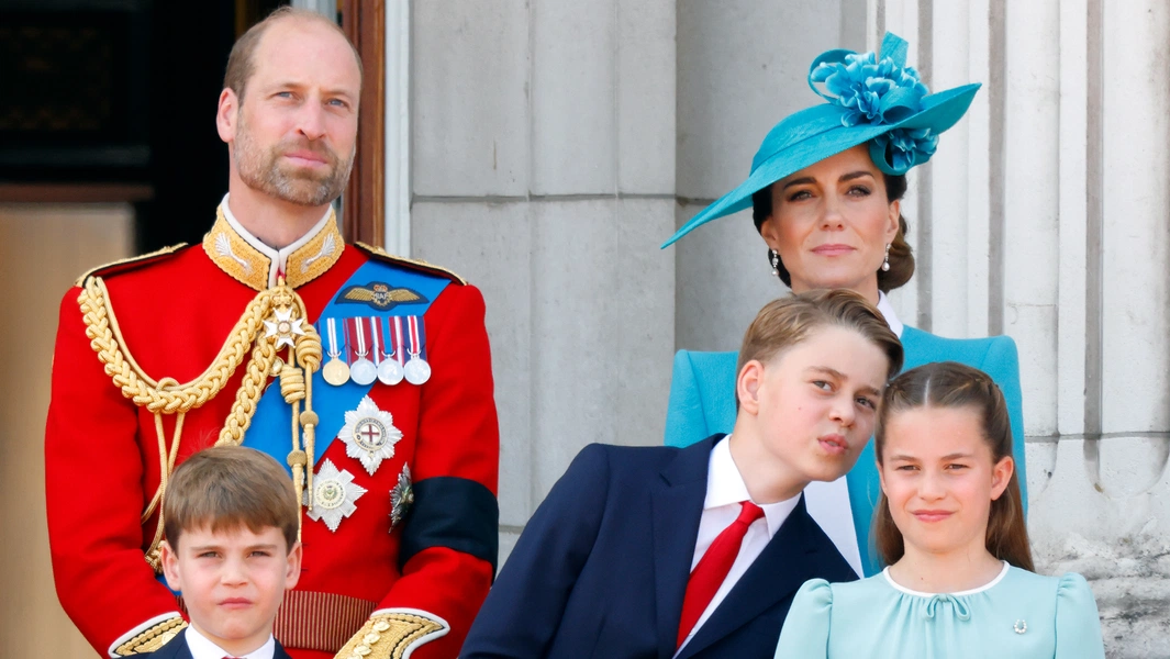 Princess Charlotte faces online trolling over nail polish in portrait
