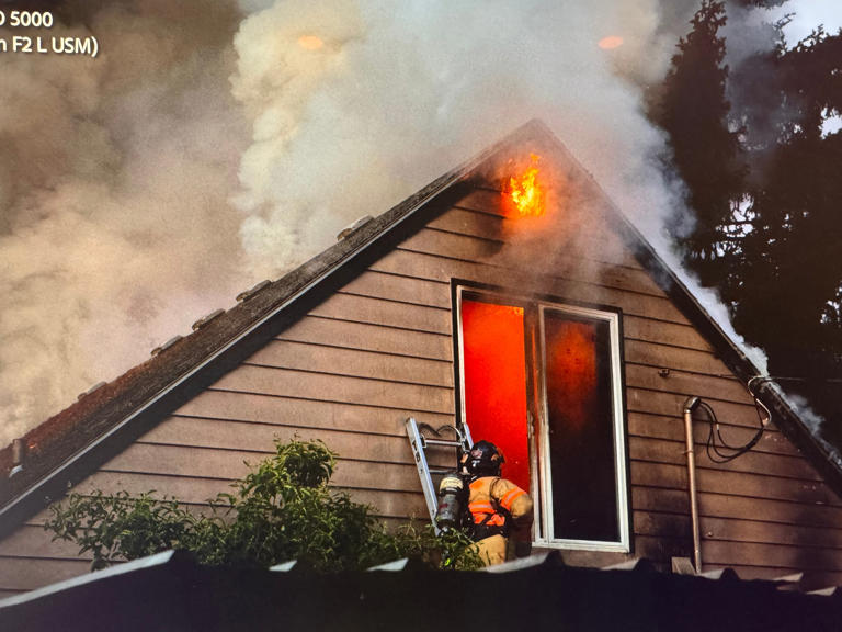 1 dead after N Portland house fire, 2nd person hurt after jumping from ...