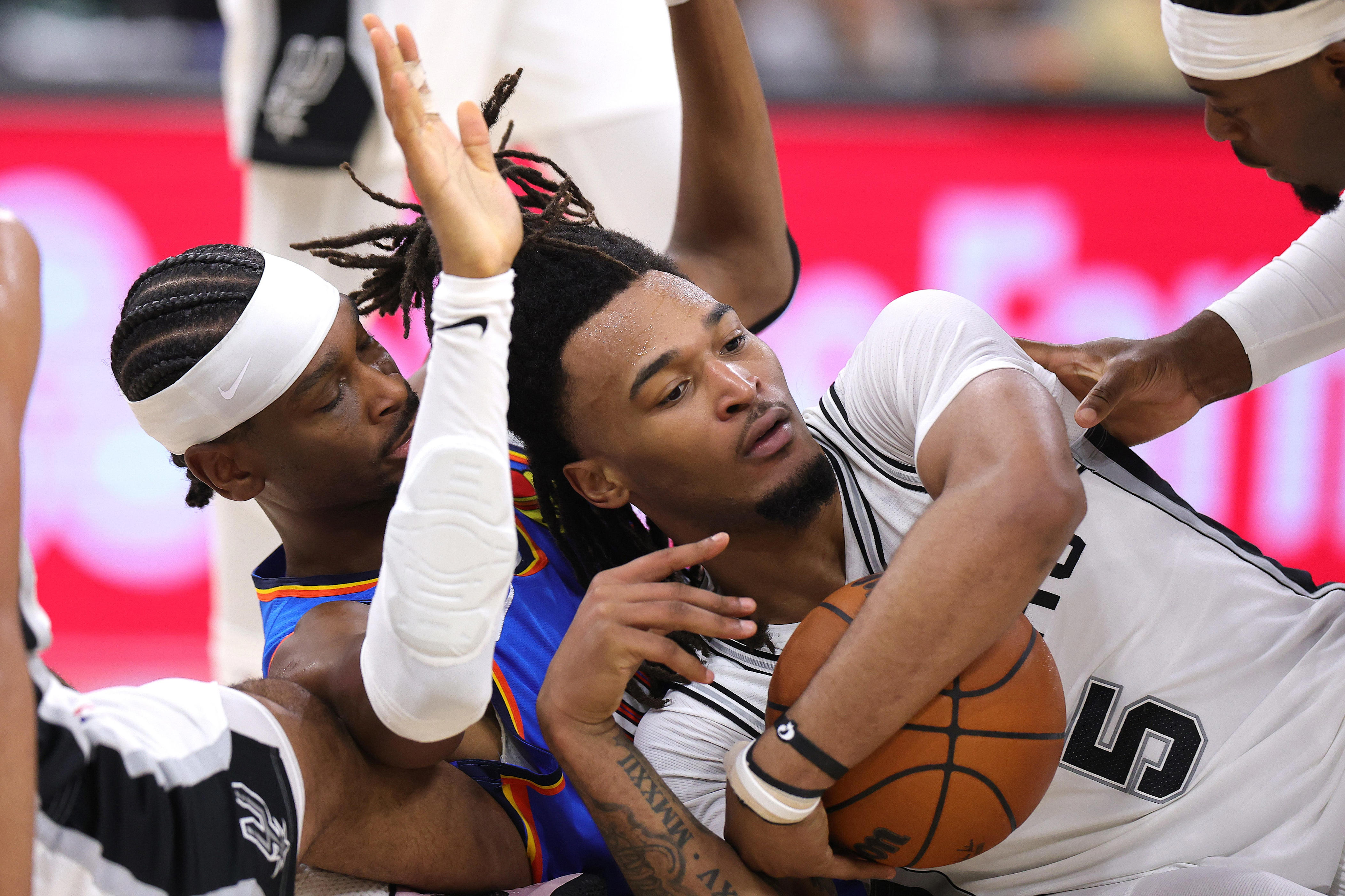San Antonio Spurs vs Oklahoma City Thunder picks, odds for Game 5