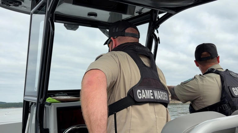 Memorial Day weekend crowds flock to Lake Travis as lake levels ...