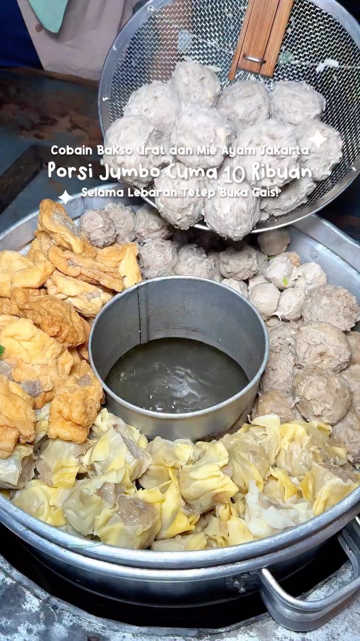 Bakso urat dan mie ayam Jakarta porsi jumbo 10 ribuan