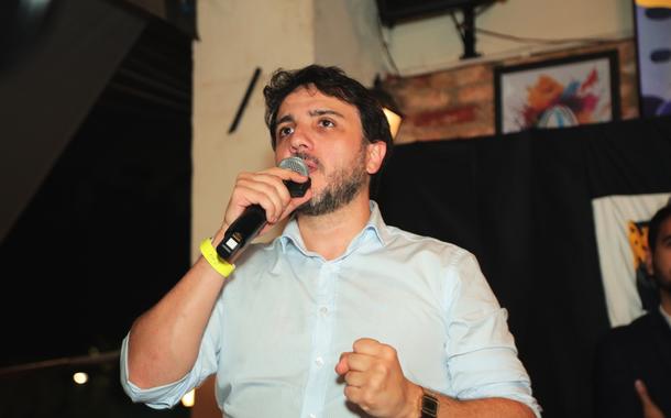 Pré-candidato do MBL, Renan Santos diz que "americano nenhum vai matar ...