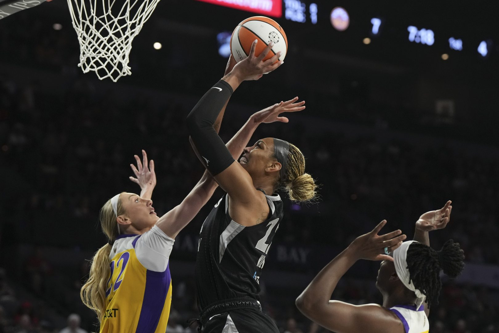 Plum drops 38 as Sparks spoil Aces banner night 101-95