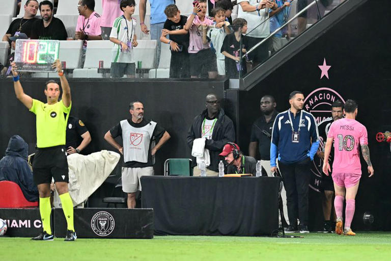 Lionel Messi suffers injury scare and asks to come off in final MLS ...