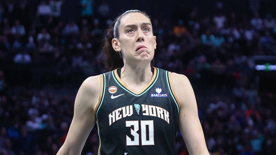 Breanna Stewart Says What Everyone’s Thinking About Azzi Fudd After ...