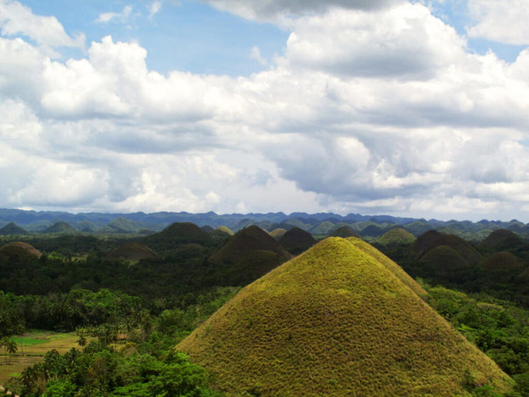 Summer bucket list: Include a visit to Bohol’s Chocolate Hills