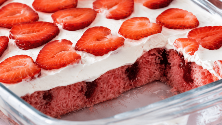 TikTok users are obsessed with this 4-ingredient magic cake from the '90s