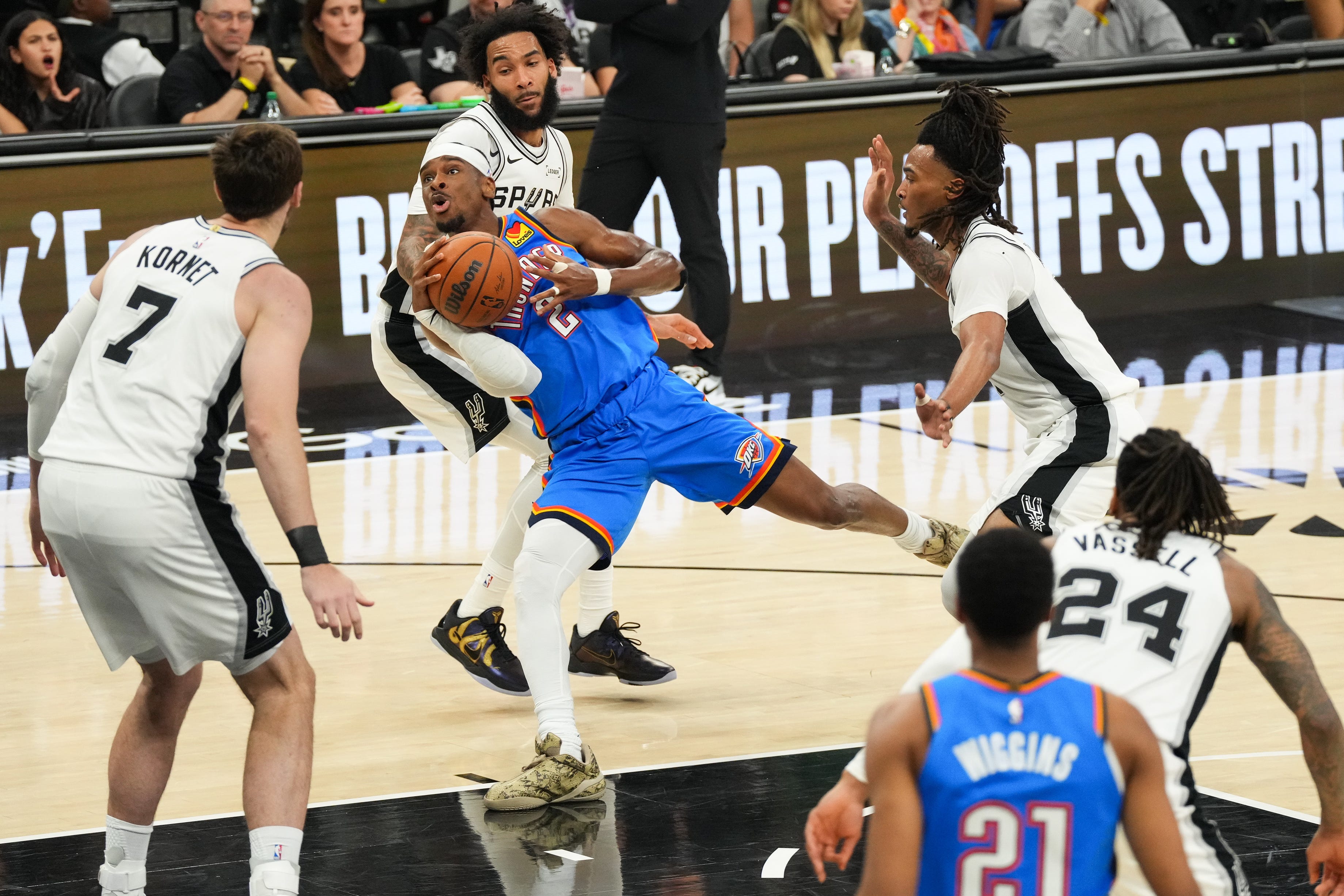 Spurs vs. Thunder: Live updates, highlights for Tuesday's Game 5