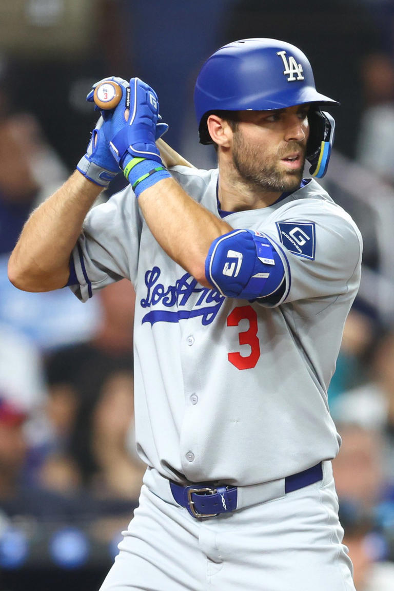 Chris Taylor, ex-Dodgers star, officially announces retirement ...