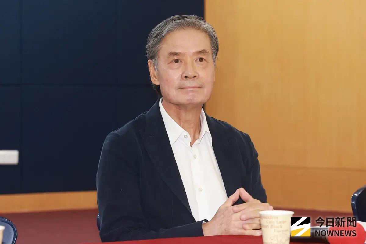 親美派開戰?蕭旭岑捧現金照傳是給台辦看的