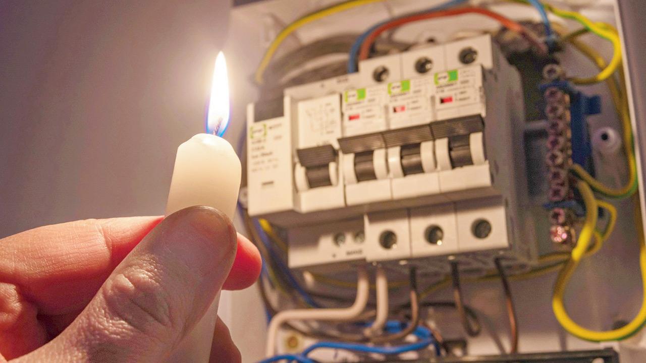 Sweating in the dark: Mumbai battles long power cuts amid rising heat